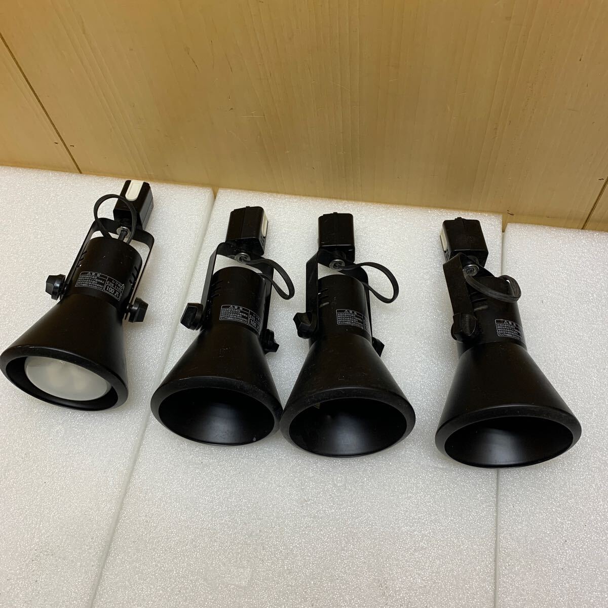 Yahoo!オークション - MK6357 コイズミスポットライト レフ球 E26 110V...