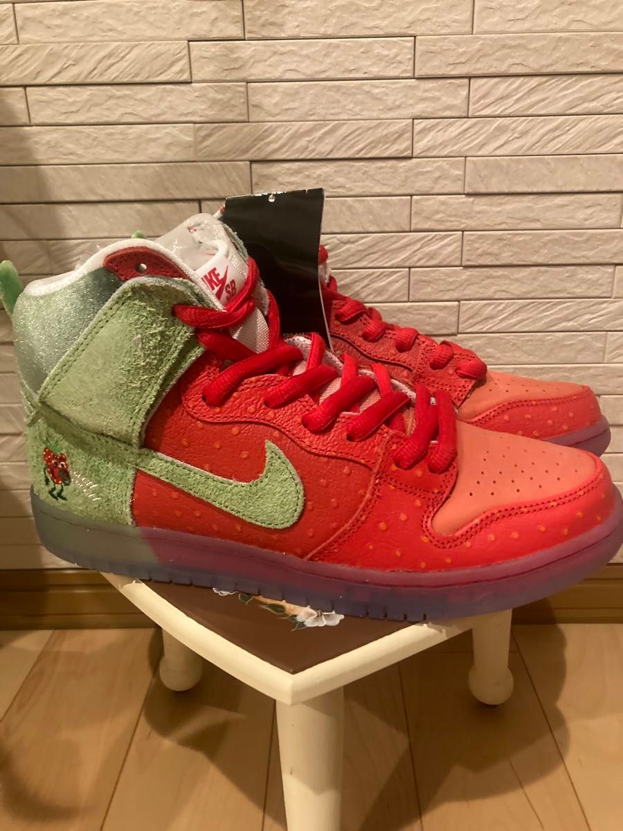Nike SB Dunk High Strawberry CoughナイキSB ダンク ハイ Nike SB Dunk High Strawberry CoughナイキSB ダンク ハイ