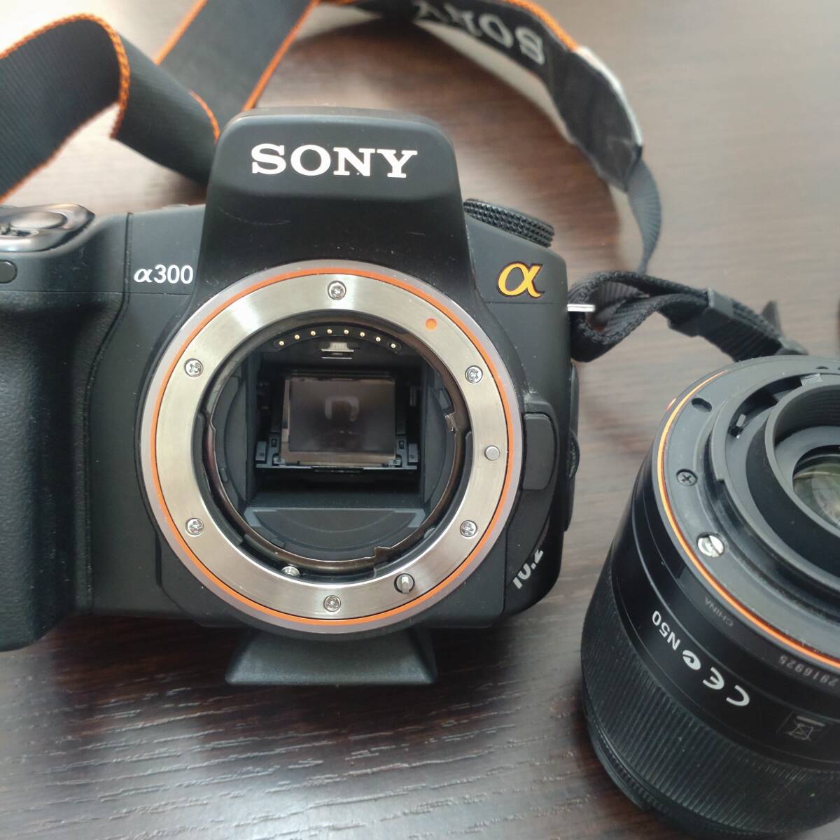 #11876 デジタル一眼レフ ソニーα300 黒 SONY DSLR-A300 Velbon ベルボン 三脚 EX-430 セット 通電確認済 動作未確認 現状品(ソニー)｜売買された ...