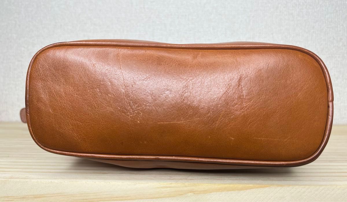 良品 HIROFU ヒロフ Hロゴ型押し 本革レザー ワンショルダー 良品 HIROFU ヒロフ Hロゴ型押し 本革レザー ワンショルダー
