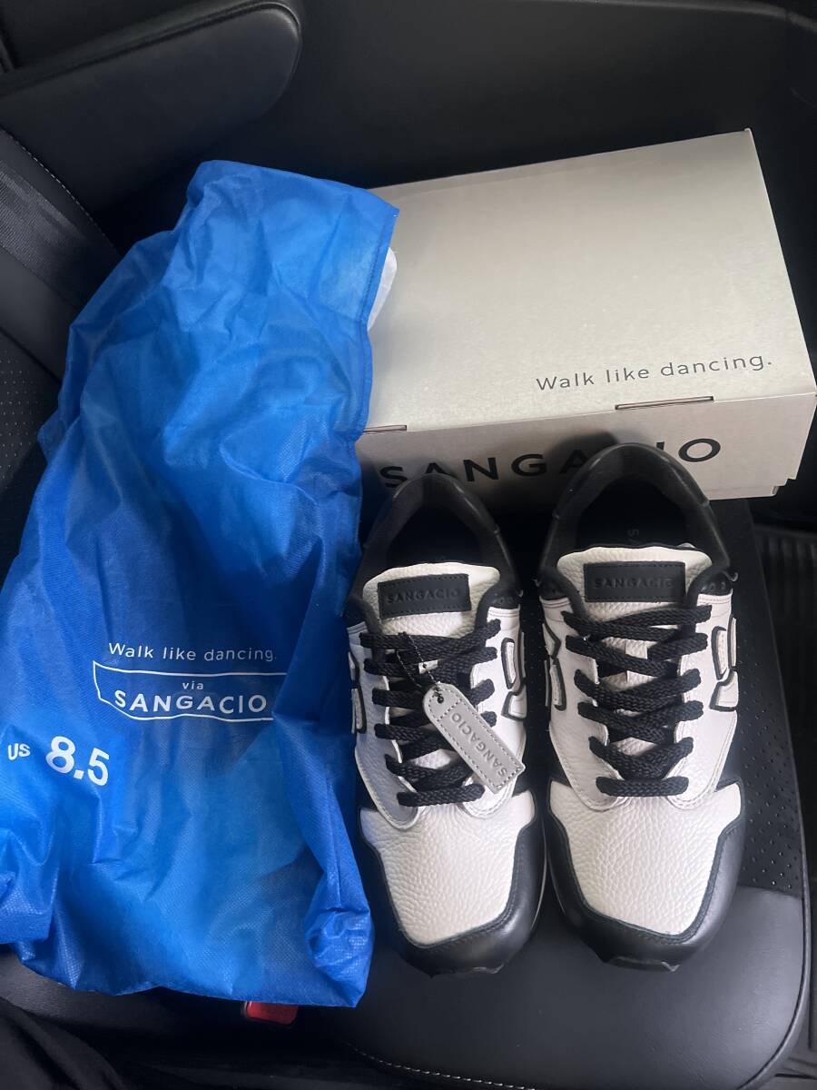 Yahoo!オークション - SANGACIO にゅ〜ず スニーカー ホワイト＆ブラッ...