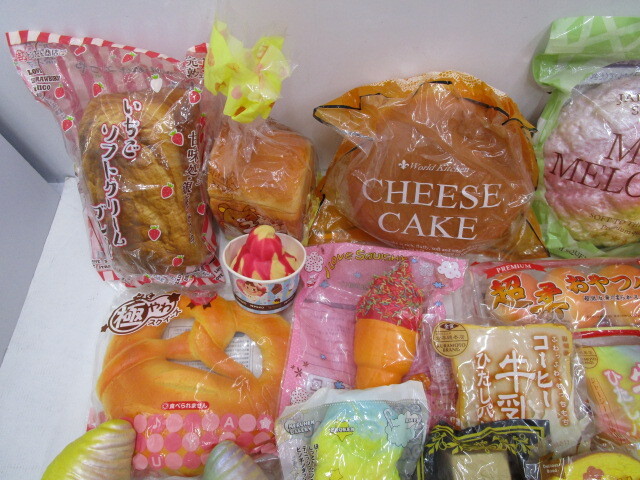 T0716-11Y/ スクイーズ 系 大量 まとめ ディズニー ミニオン パン お菓子 スイーツ フルーツ おやつ 食べ物 食品 キャラクター(おもちゃ、ゲーム)｜売買されたオークション情報 ...