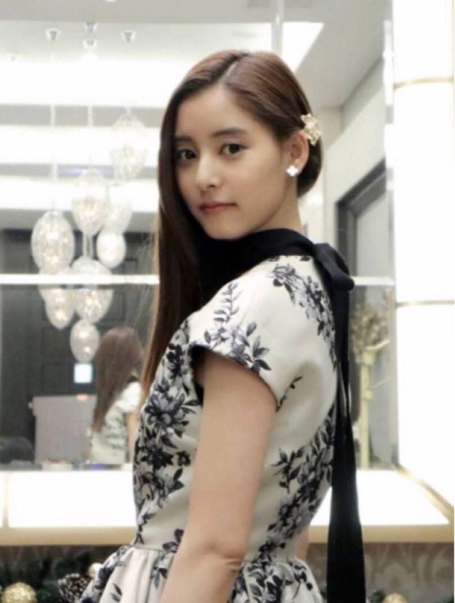 完売品 FENDI フェンディ 新木優子着用 フローラルジャガード 完売品 FENDI フェンディ 新木優子着用 フローラルジャガード