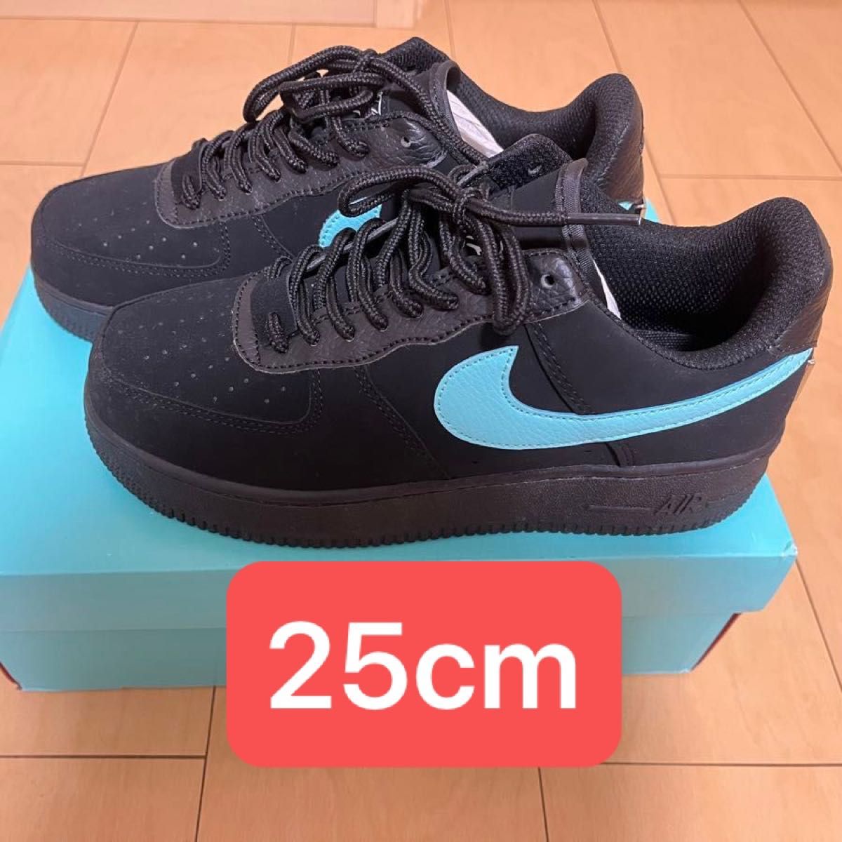 Tiffany & Co × Nike Air Force 1 Low Tiffany & Co × Nike Air Force 1 Low