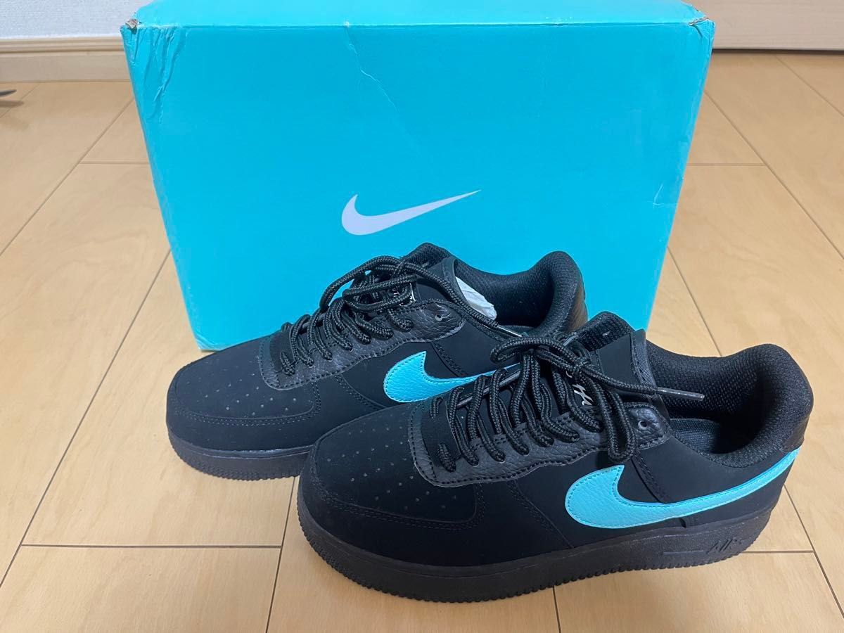Tiffany & Co × Nike Air Force 1 Low Tiffany & Co × Nike Air Force 1 Low