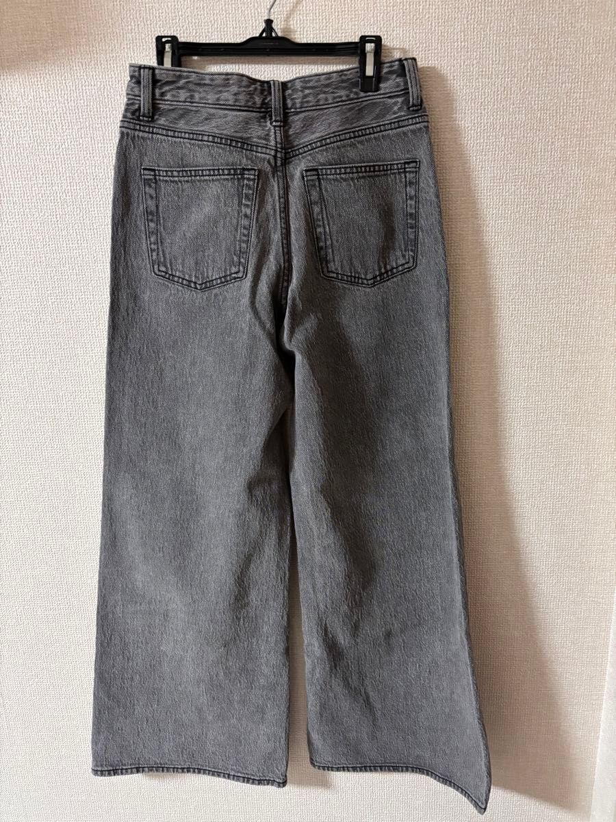 未使用新品】GU ミドルライズワイドジーンズ S グレー ワイド 未使用新品】GU ミドルライズワイドジーンズ S グレー ワイド