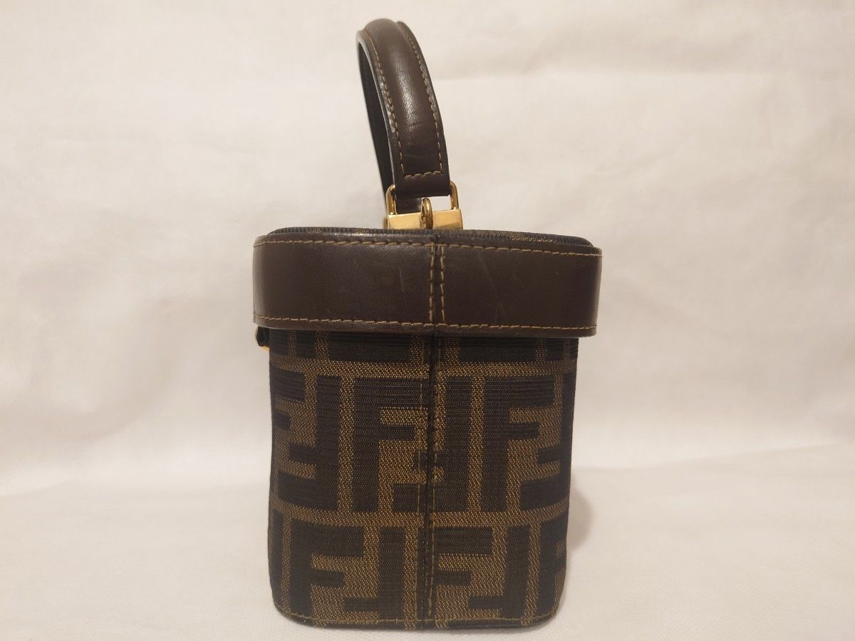 美品 FENDI フェンディ ズッカ バニティ ハンドバッグ 美品 FENDI フェンディ ズッカ バニティ ハンドバッグ