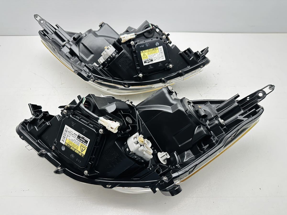 Yahoo!オークション - 割れ無 ZGM10 ANM10 アイシス Isis 純正 HID ヘ...