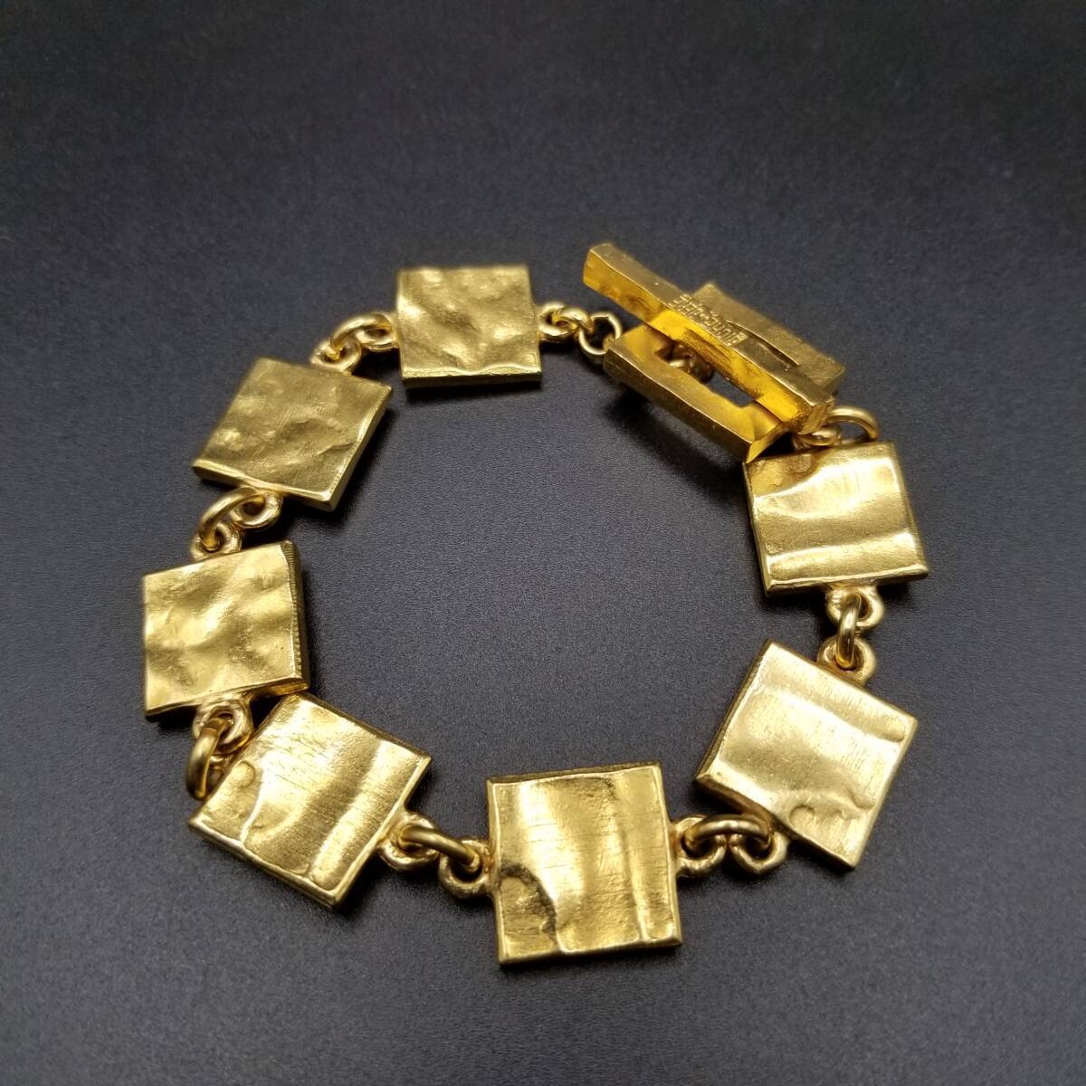 フランス人デザイナー Biche de Bere ヴィンテージ ブレスレット スクエアボックスチェーン マンテル ゴールドトーン セミパリュール Y17-E(ブレスレット、バングル)｜売買され ...