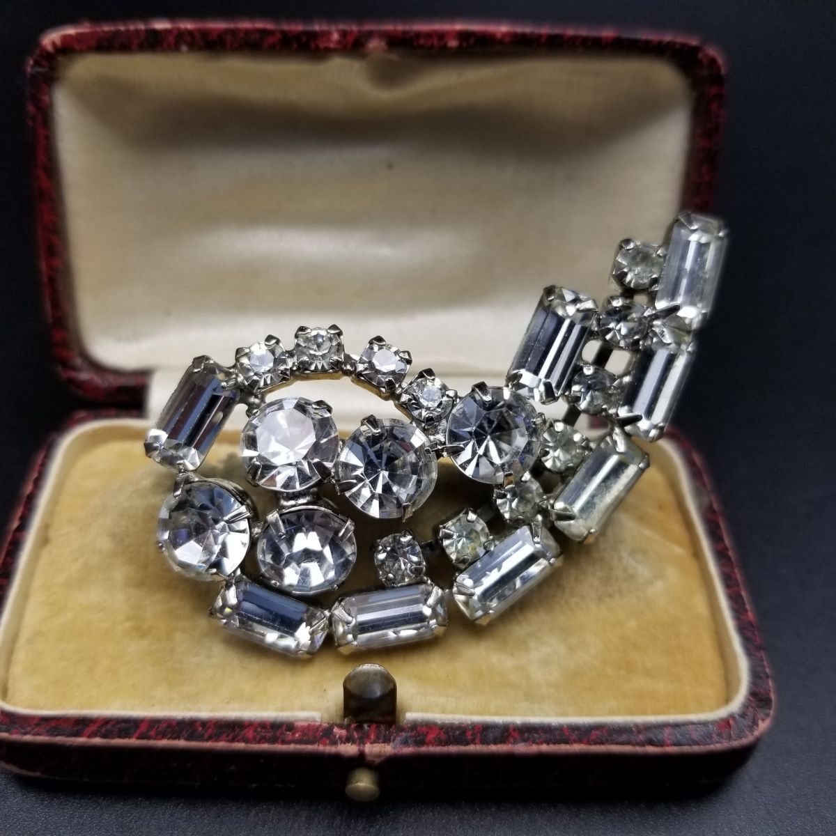 Yahoo!オークション - 50's 風モチーフ ラインストーン ラウンド/エメ...