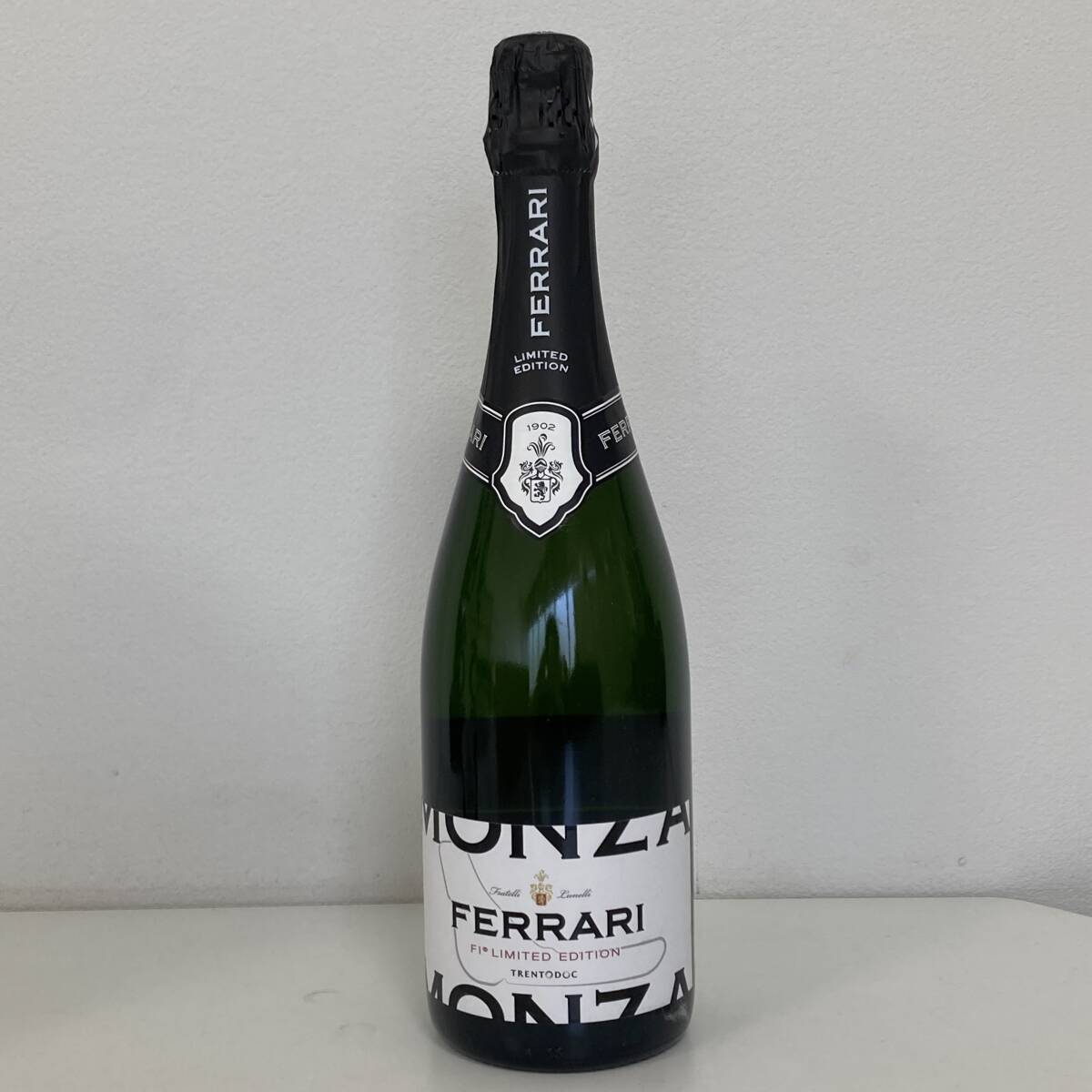 FERRARI/フェラーリ リミテッドエディション 12.5％ 750ml 箱付き スパークリングワイン シャンパン 果実酒 お酒/洋酒 11381(その他)｜売買されたオークション情報 ...
