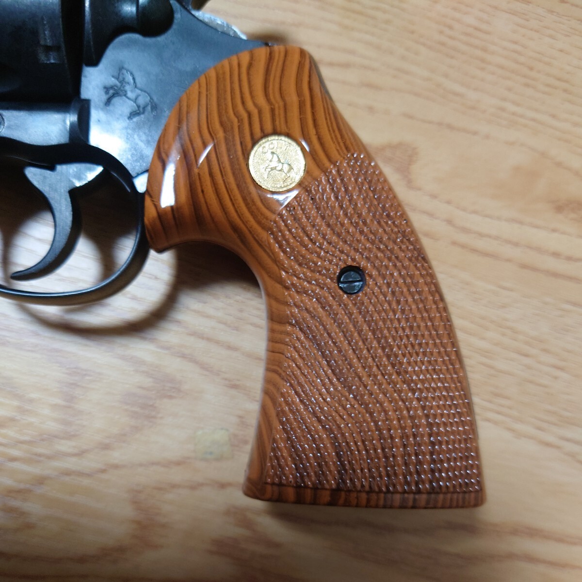 Yahoo!オークション - MGC モデルガン コルトパイソン PYTHON 4インチ ...