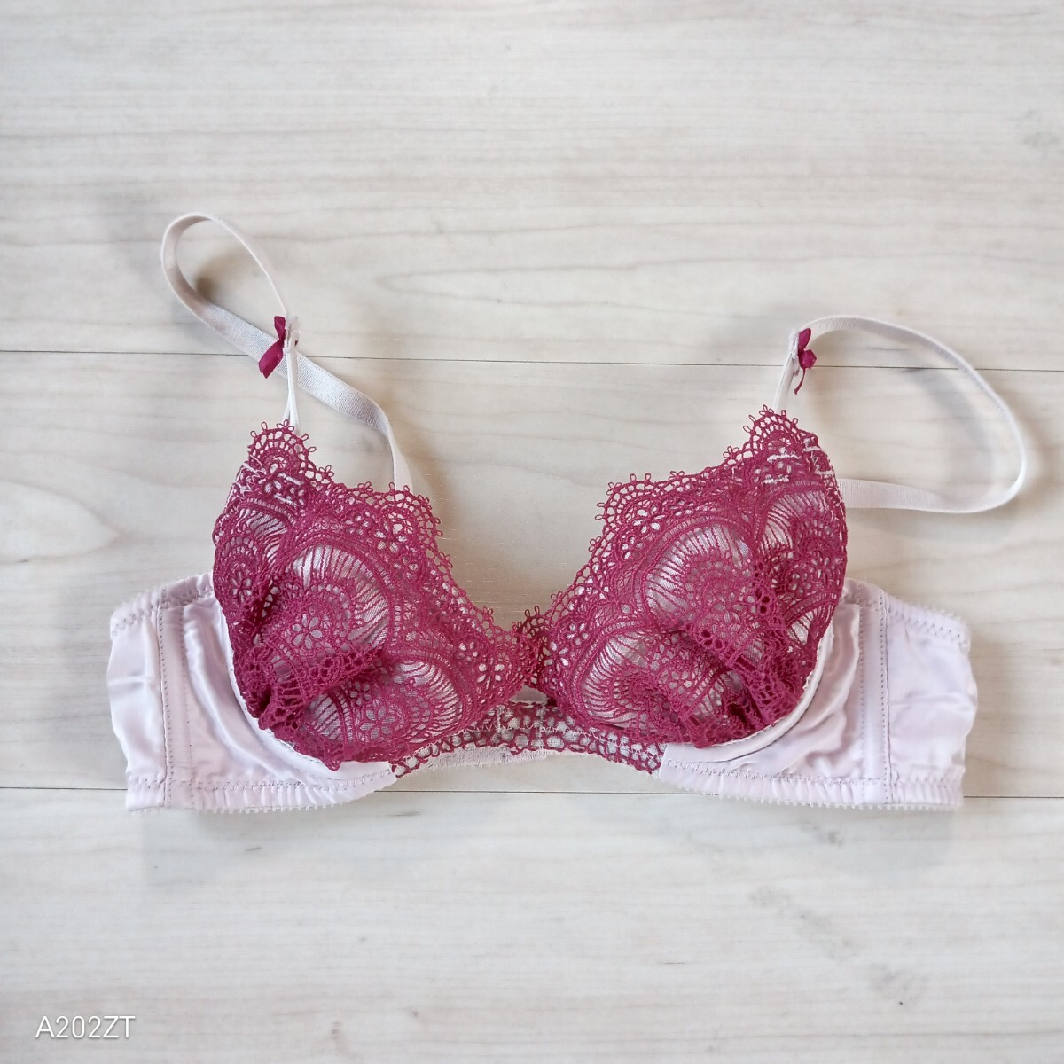 Yahoo!オークション - ピーチジョン ブラB65 匿名配送