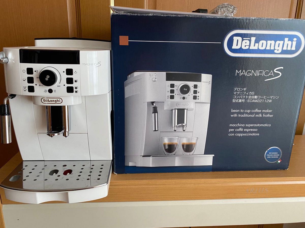 デロンギ ECAM22112W WHITE コンパクトコーヒーマシン デロンギ ECAM22112W WHITE コンパクトコーヒーマシン