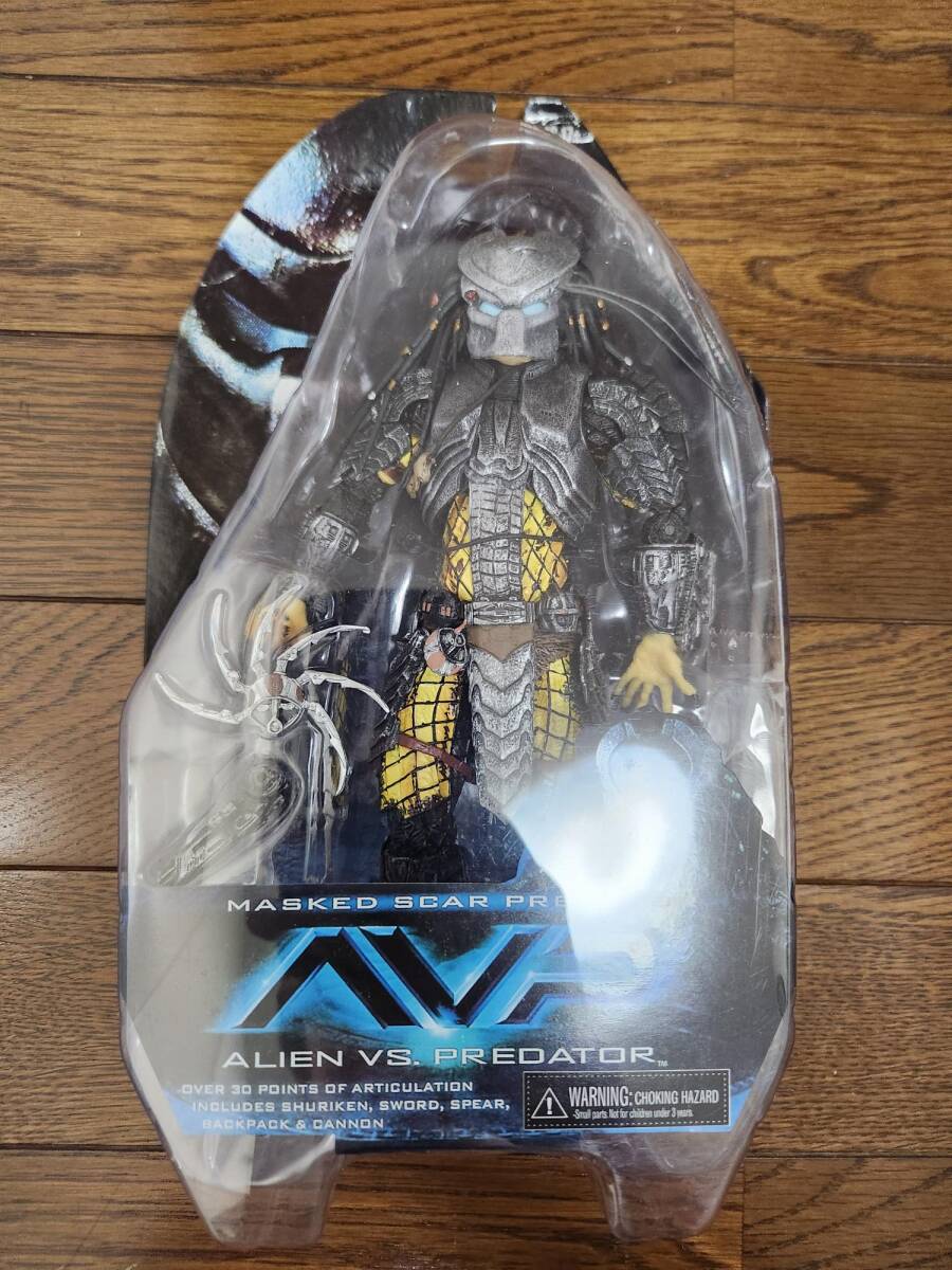 Yahoo!オークション - NECA AVP スカープレデター（マスク付き）未開封...