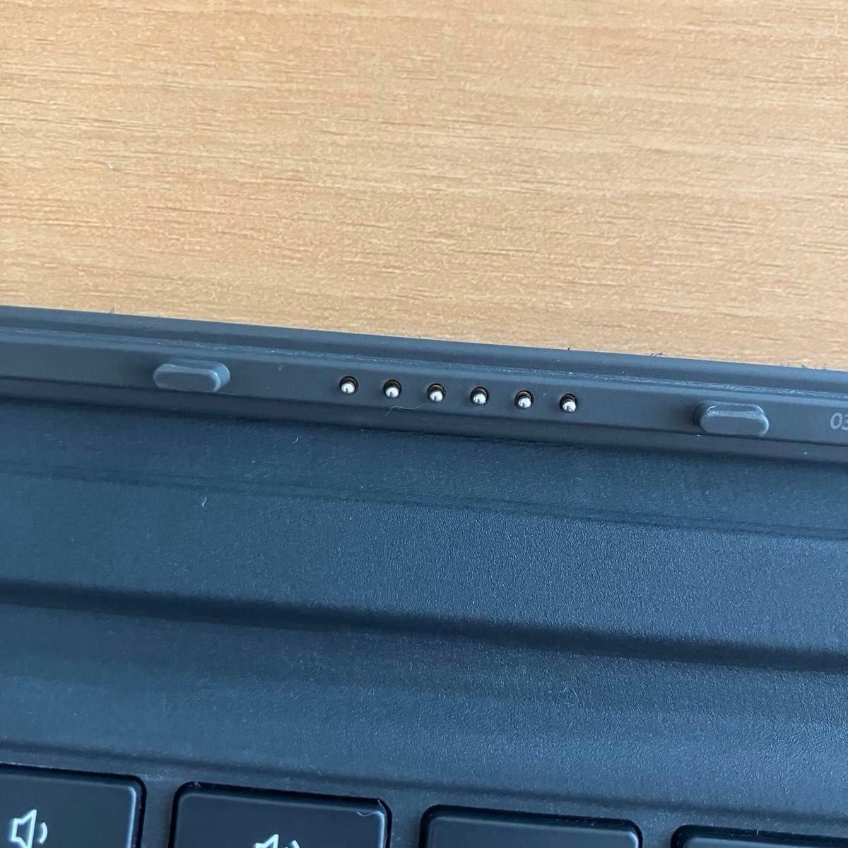 ジャンク品 】 Surface Pro タイプカバー / FMM-00019 / M-1725 ジャンク品 】 Surface Pro タイプカバー / FMM-00019 / M-1725
