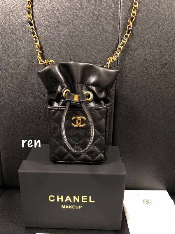 希少新品 CHANEL シャネル ノベルティ ショルダーバッグ ポーチ 希少新品 CHANEL シャネル ノベルティ ショルダーバッグ ポーチ