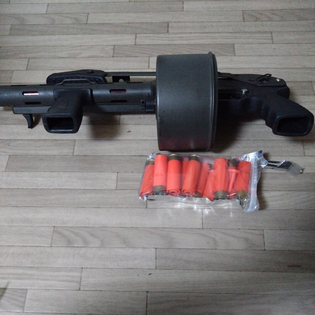 Yahoo!オークション - FCW ストライカー12 排莢式 ガスショットガン シ...