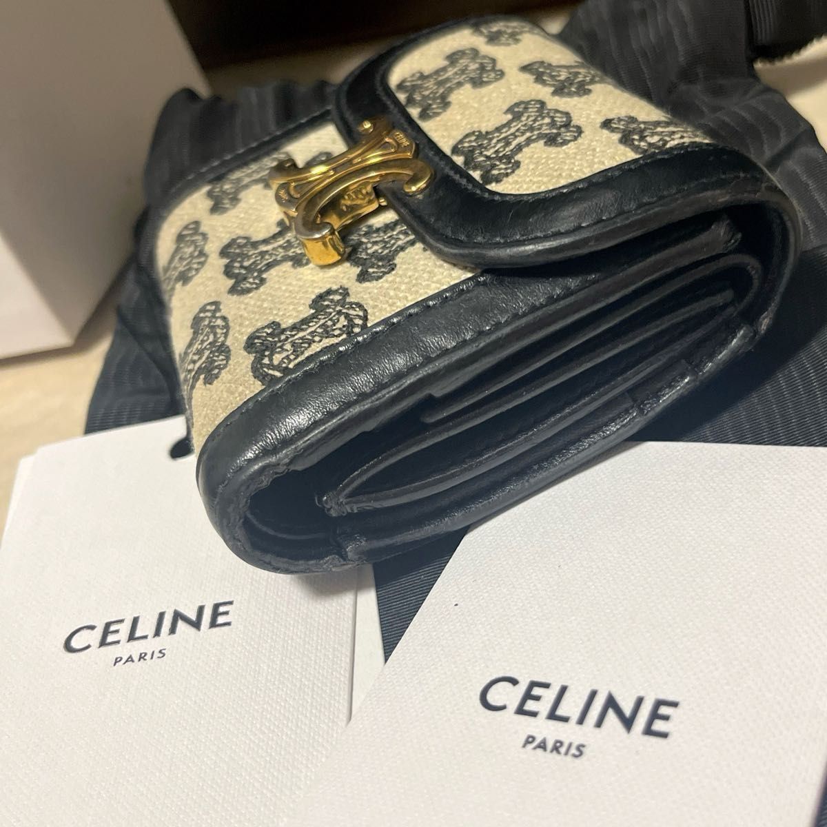 正規品】セリーヌ CELINE トリオンフ 三つ折り財布 エンブロイ 正規品】セリーヌ CELINE トリオンフ 三つ折り財布 エンブロイ