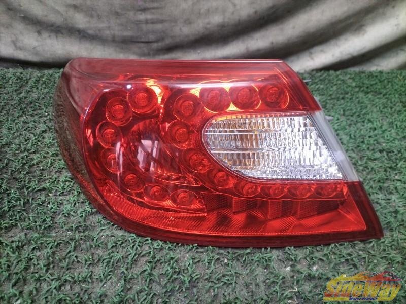 Yahoo!オークション - M_フーガハイブリッド(HY51)テールレンズ テール...