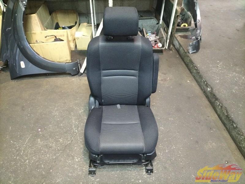 Yahoo!オークション - V_ウィッシュ(ANE11W)セカンドシート運転席側【H...