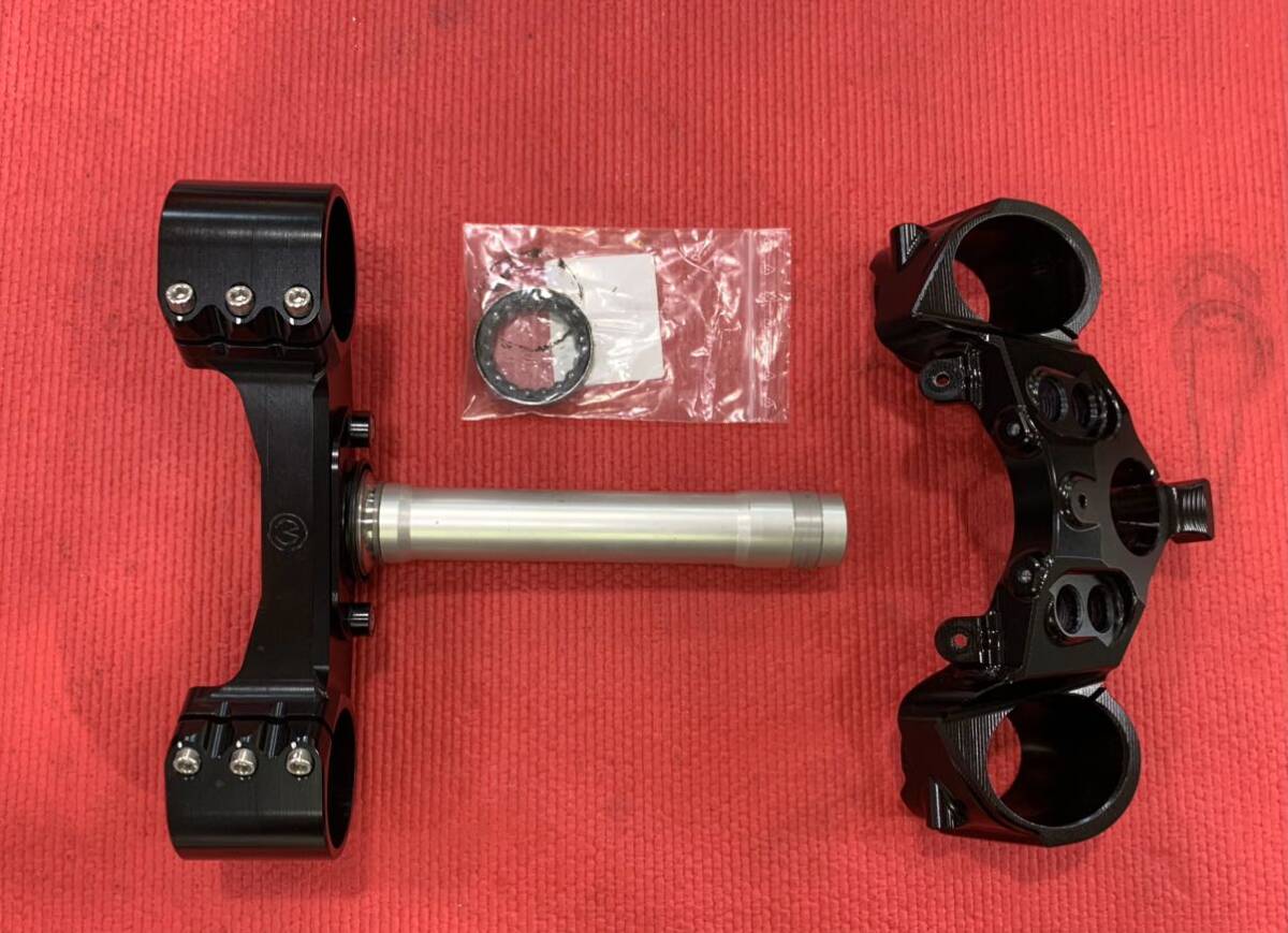 日本代購代標第一品牌【樂淘letao】－【☆中古美品☆】MVアグスタ ドラッグスター800&800RR等 MOTO CORSE OHLINSフロントフォーク用 トリプルクランプ