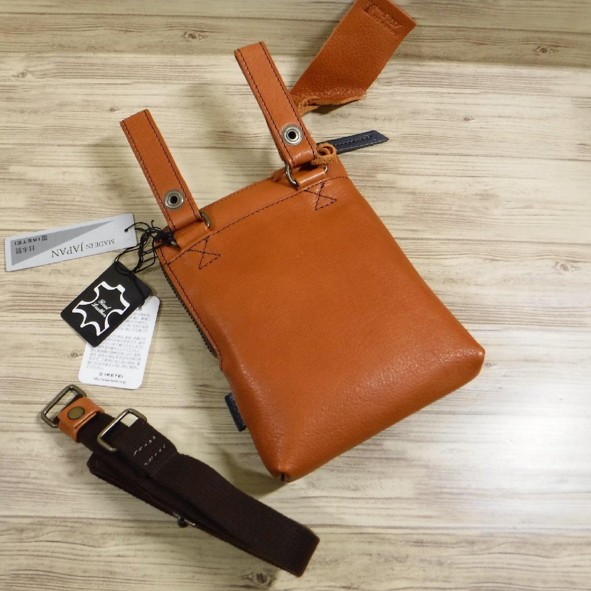 YY889 アックス AXE 定価12100円 2WAY レザー ミニショルダーバッグ 牛革 イケテイ 日本製 スマホショルダーバッグ サコッシュ 605111(ショルダーバッグ)｜売買された ...