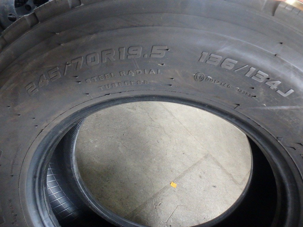 Yahoo!オークション - L126 送料無料【245/70R19.5 136/134】ダンロッ...