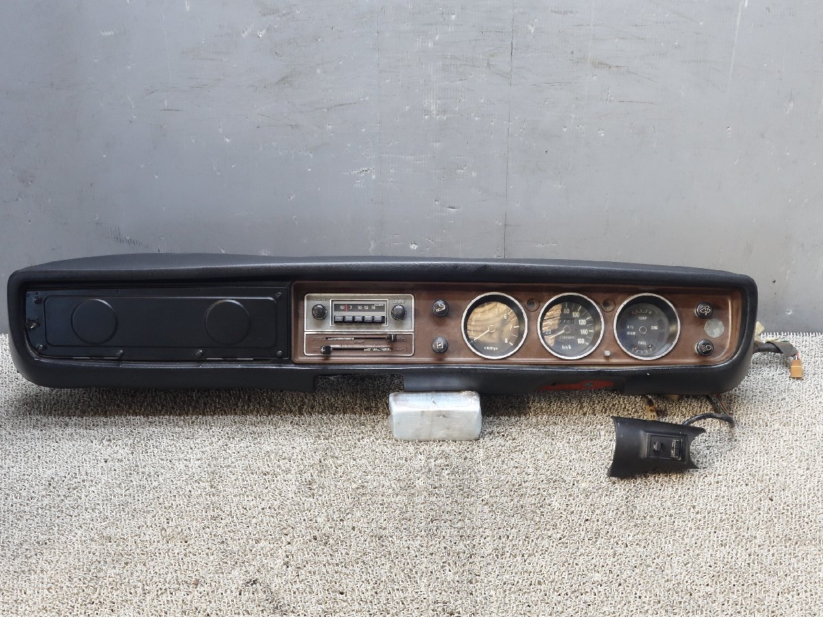 Yahoo!オークション - 8264 日産 サニー B110 GL セダン ダッシュボー...