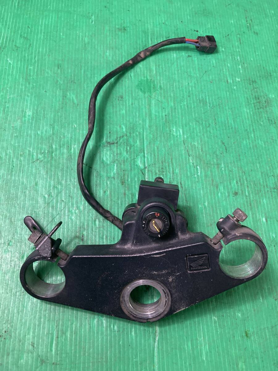 Yahoo!オークション - 80 A2【VFR400R NC30】トップブリッジ キーシリ...