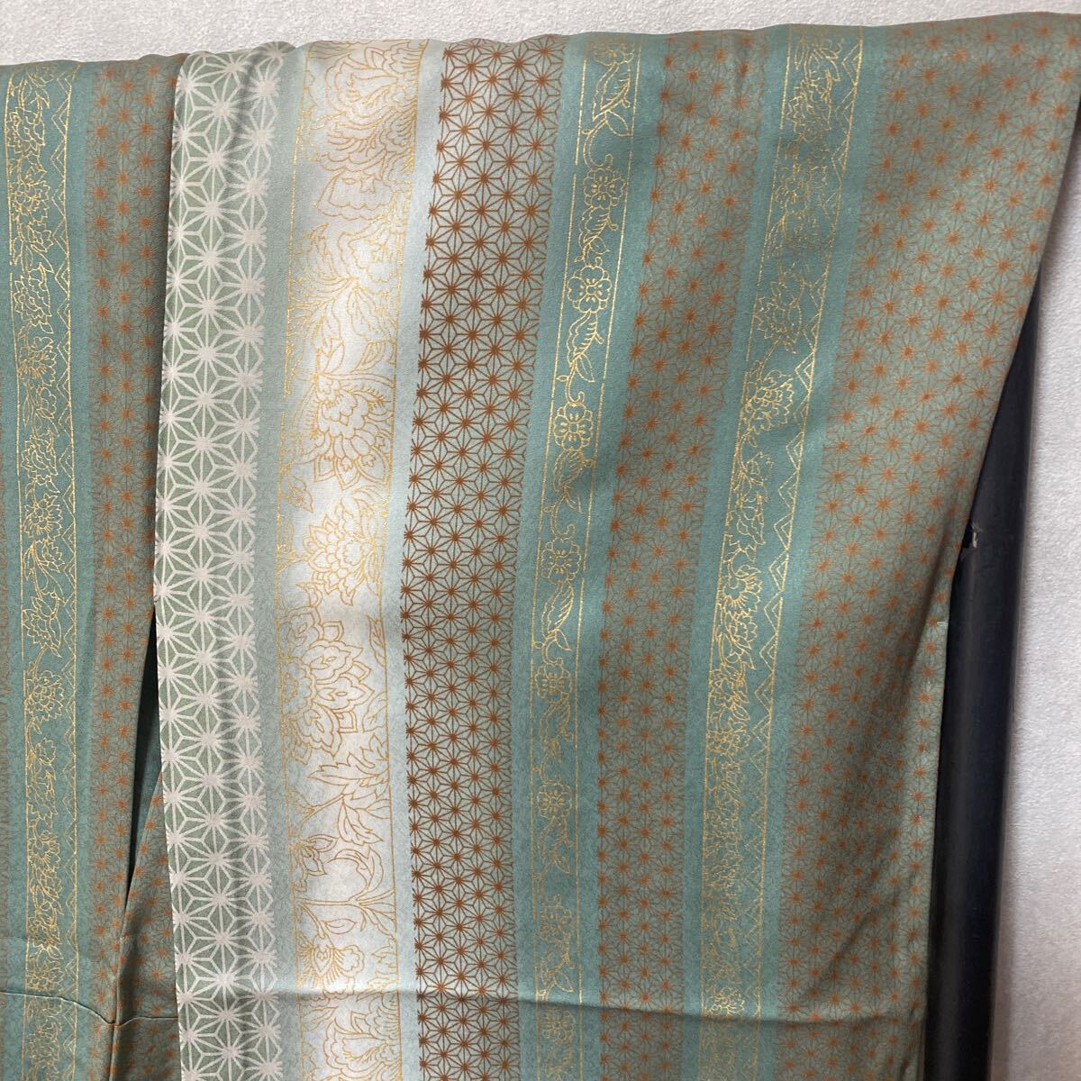 着物 袷 正絹 小紋 麻の葉 洋花 綸子 しつけ糸付き 緑色 リメイク お稽古 着付け 肩身丈160cm 裄丈63.5cm H22-01y(仕立て上がり)｜売買されたオークション情報 ...