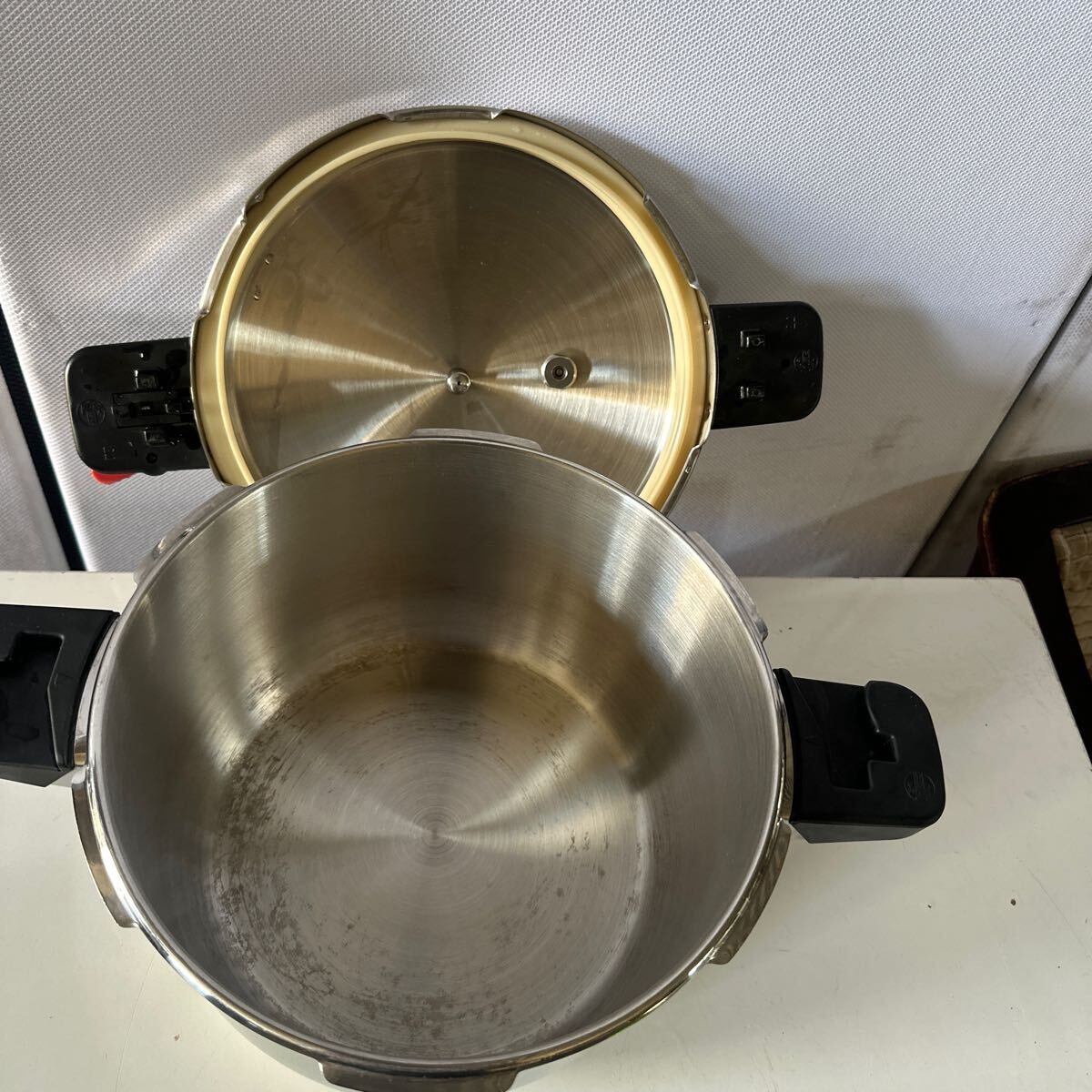 Yahoo!オークション - 圧力鍋 調理器具 パール金属 H-5112 六