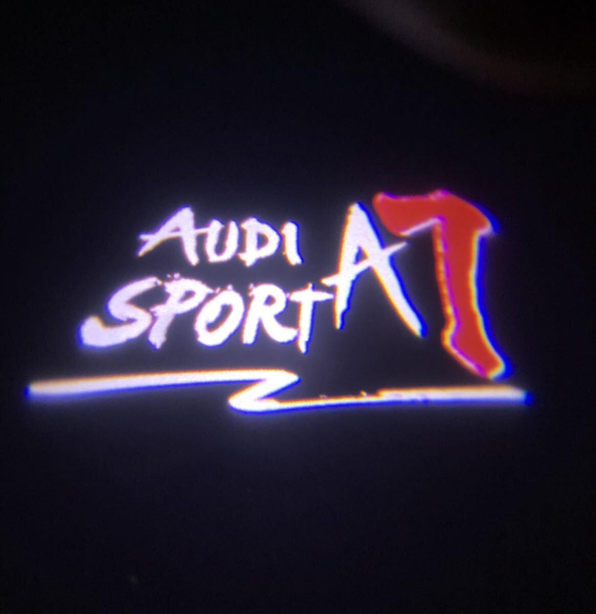 Yahoo!オークション - アウディ Audi A7 カーテシランプ【Z131】