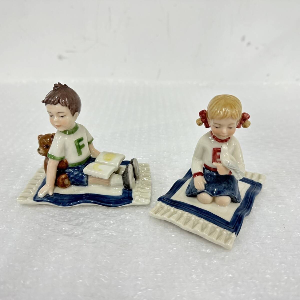 24名/A054117-5/P092-828/KK3000 名古屋 ROYAL COPENHAGEN ロイヤルコペンハーゲン 2001年 Frederik Emma 置物 2個セット 陶器 ...