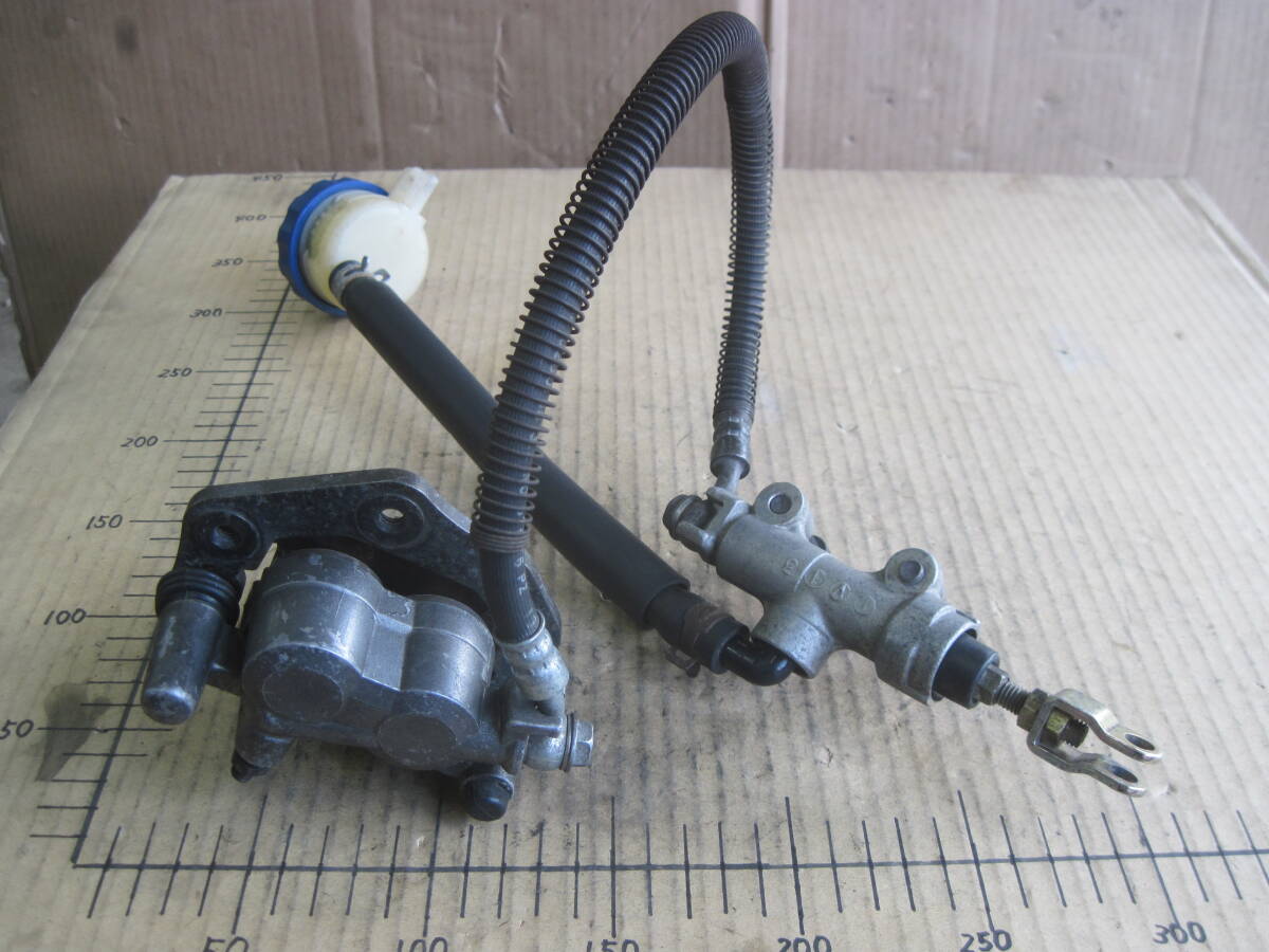 カワサキ ゼファー400 ZR400C1 用 純正 リヤブレーキキャリパー&マスター&OILタンク(キャリパー)｜売買されたオークション情報、yahooの商品情報をアーカイブ公開 ...