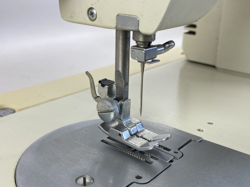 Yahoo!オークション - i688 JUKI ジューキ 681 足踏み ミシン FROU FRO...