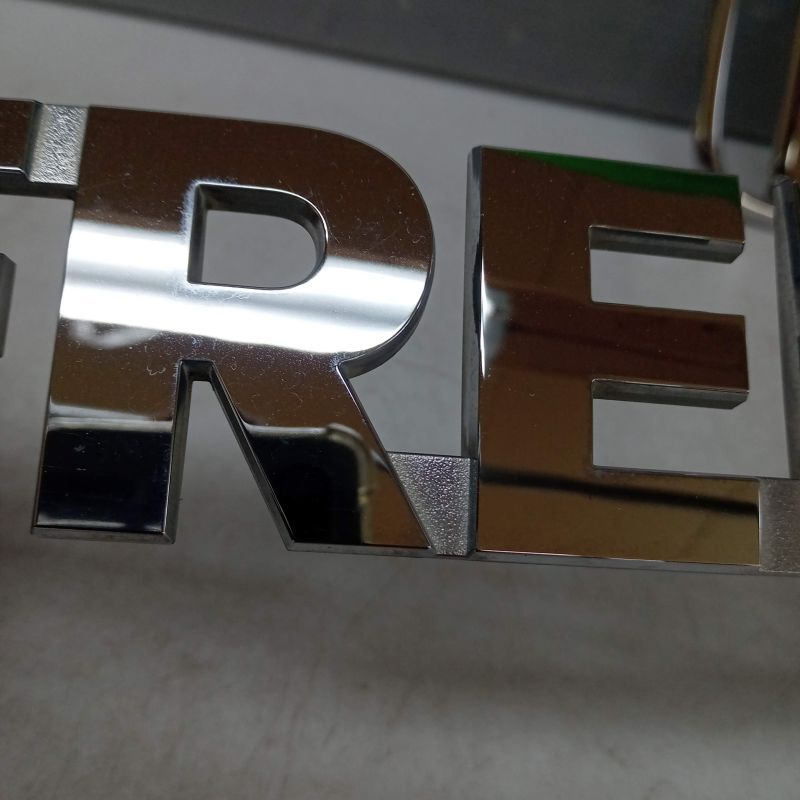 Yahoo!オークション - GB3 フリード 純正 ゲートエンブレム 2Z4...