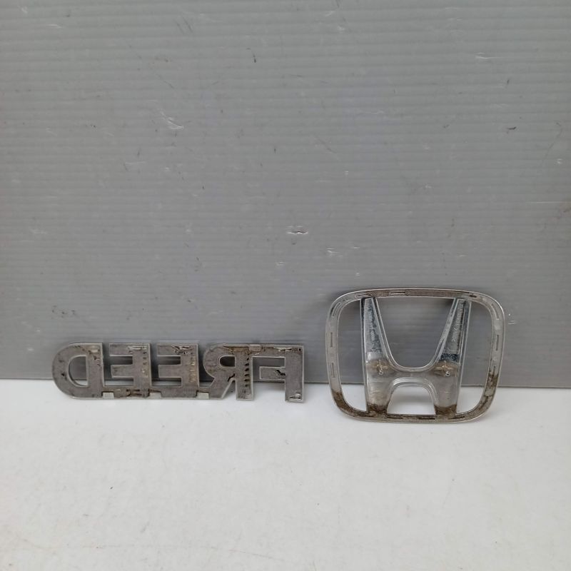 Yahoo!オークション - GB3 フリード 純正 ゲートエンブレム 2Z4...