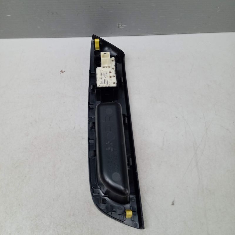 Yahoo!オークション - ZGE20G／ZGE20 ウィッシュ 純正 右リ...