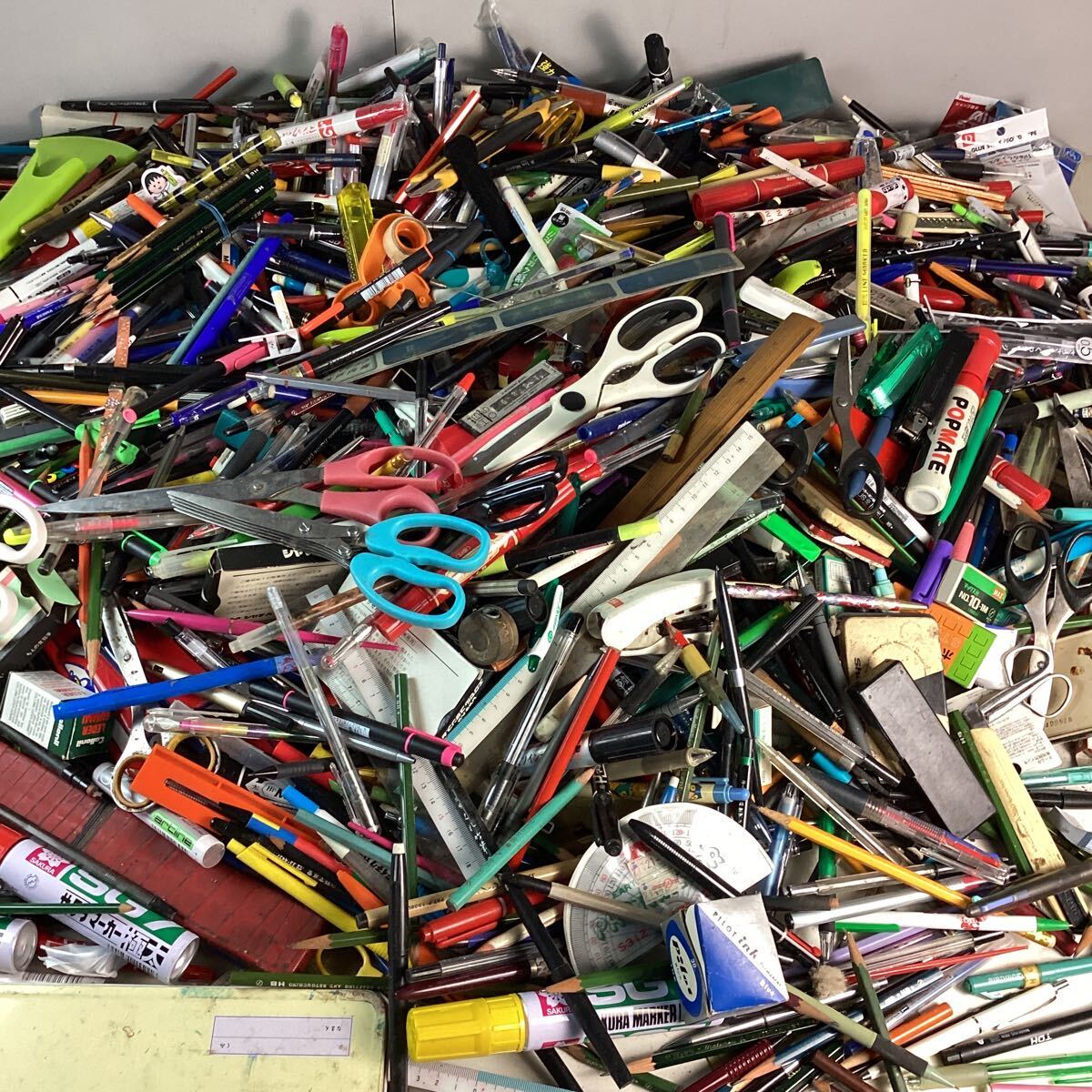 Yahoo!オークション - d846 文房具 約21kg大量まとめ売り 鉛筆カッター...