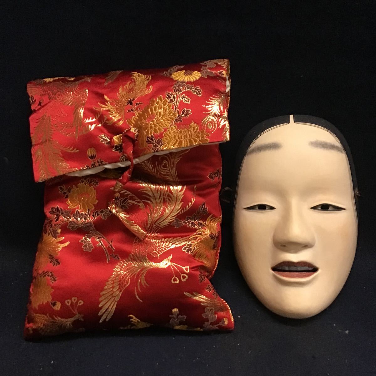在銘 作家物 能面 木彫り 小面 狂言面 能楽 袋入り 手彫り 古面 伝統芸能(その他)｜売買されたオークション情報、yahooの商品情報をアーカイブ公開 - オークファン（aucfan.com）