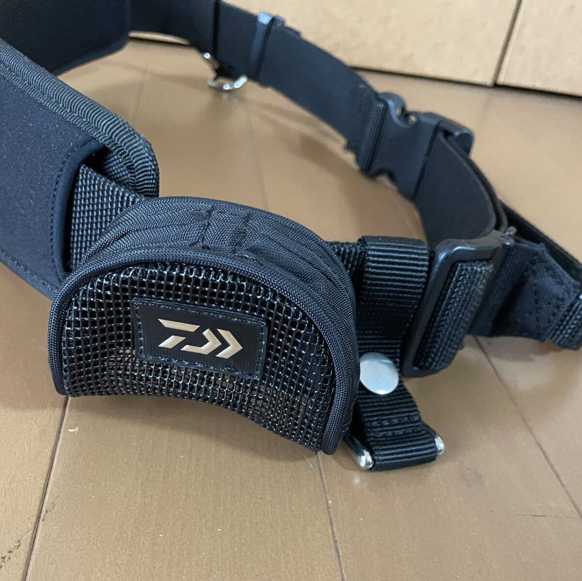 Yahoo!オークション - ダイワ 鮎ベルト オモリポーチ搭載（DA-4105 OS...