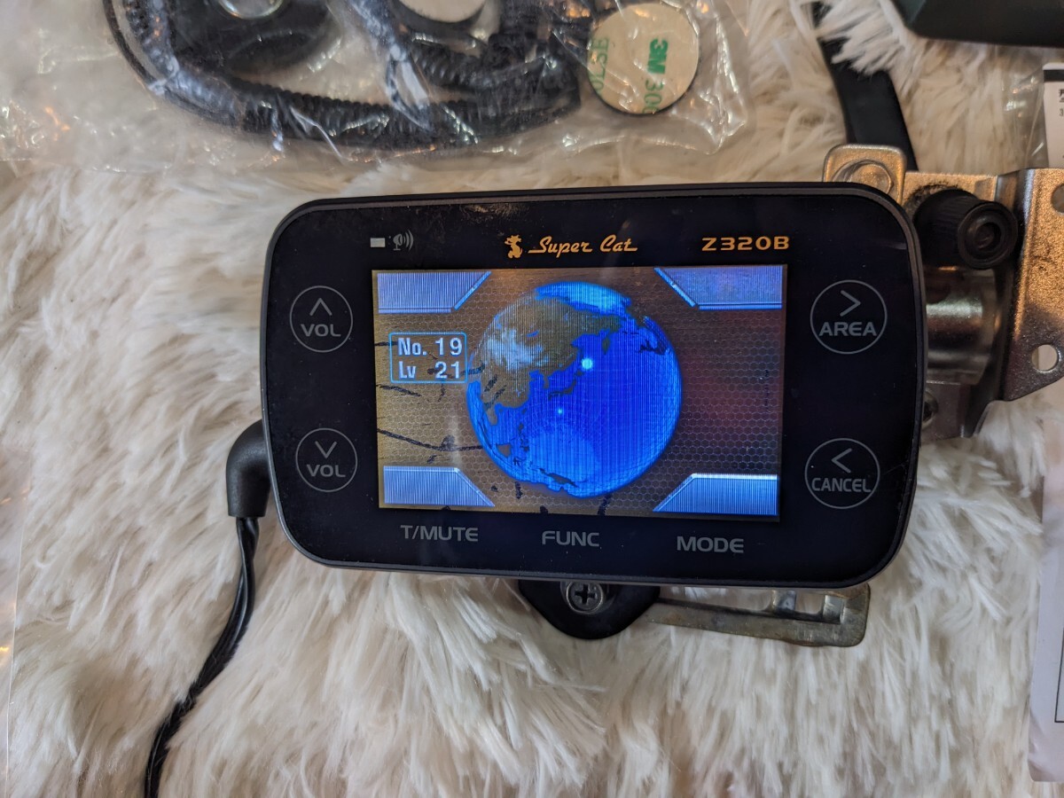 Yahoo!オークション - YUPITERU GPSアンテナ内蔵レーダー探知機 Z320B