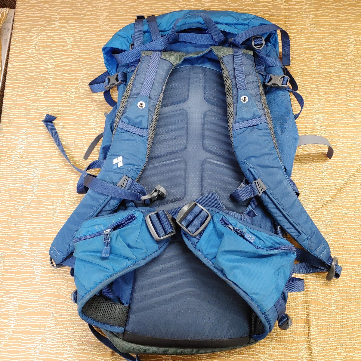 Yahoo!オークション - 【 mont-bell CHACHA PACK35 リュック】中古品 ...