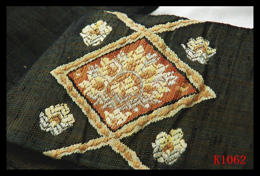 Yahoo!オークション - K1062厳選逸品 紬 手織り 菱取草花文 仙斎茶色地...