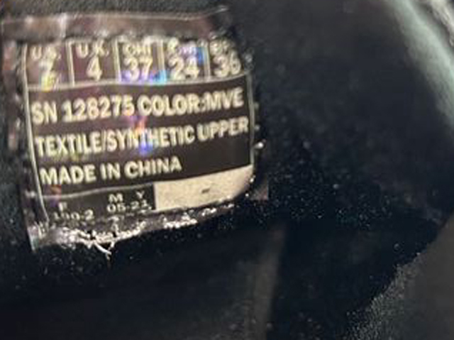 Yahoo!オークション - 訳あり【b125】24cm SKECHERS スニーカー ス...