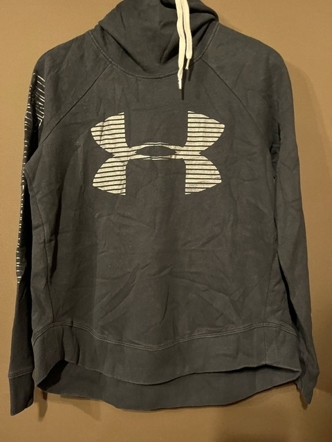 Yahoo!オークション - UNDER ARMOUR USA古着 シンプルロゴ 腕プリント ...