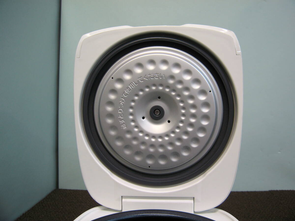 Yahoo!オークション - TIGER マイコン炊飯器 JBH-G101 5.5合炊き 2019...