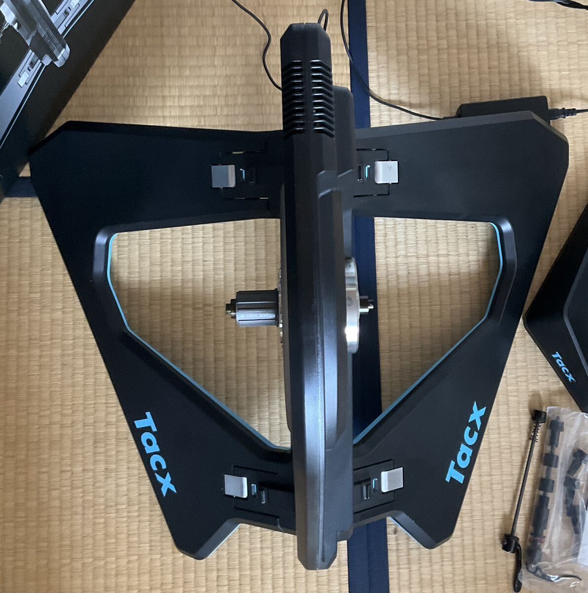 Yahoo!オークション - 【使用少 国内購入 1オーナー】Tacx neo2 smart ...