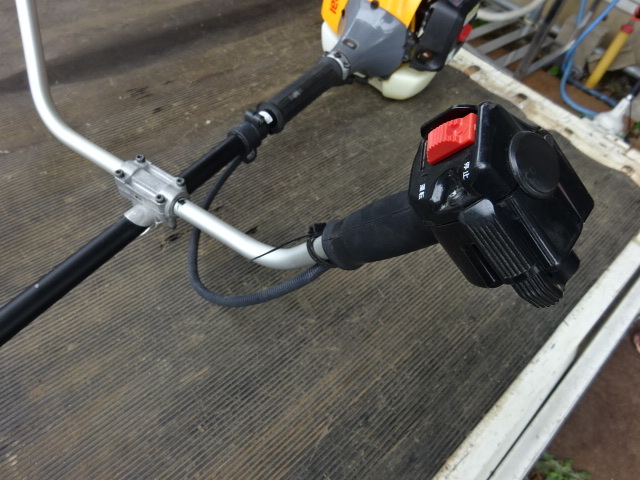 Yahoo!オークション - RYOBI エンジン式 刈払機 草刈機 EKK-2670 発送...